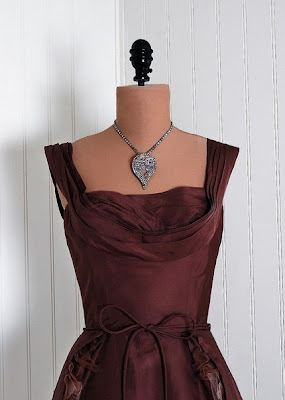 Gertie's New Blog for Better Sewing: Inspiration: the Shelf Bust