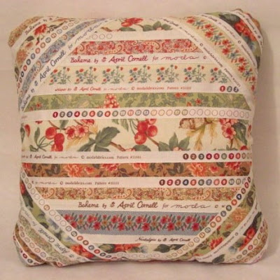 Selvage Blog: Selvage Pillow Tutorial at Moda Bake Shop