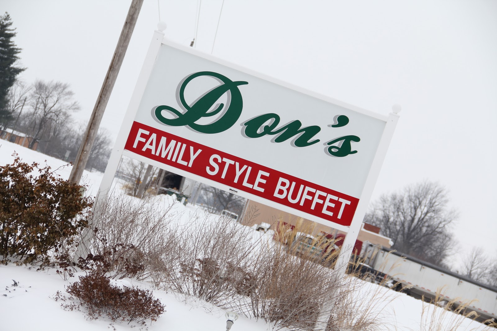 The Long Dirt Road: Don's Family Style Restaurant in Huntsville, MO