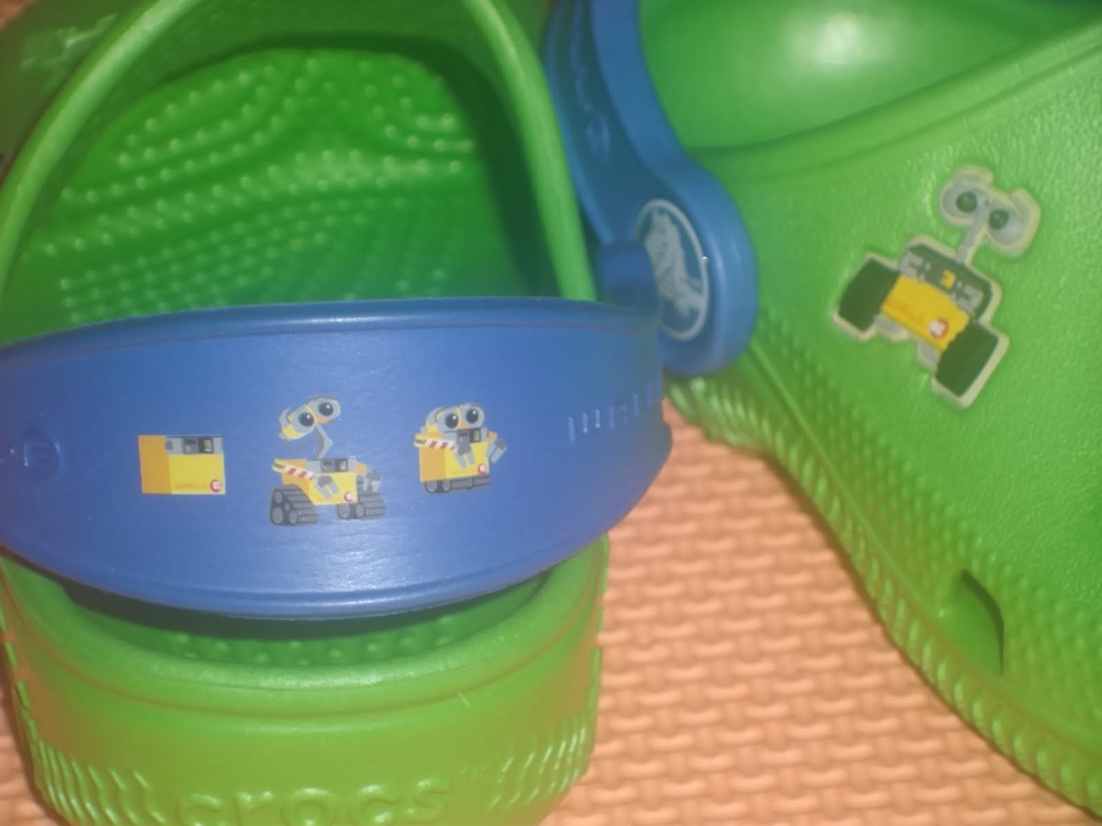 Kids' Classic Wall-E Crocs | Shopping with Kurt Alexander