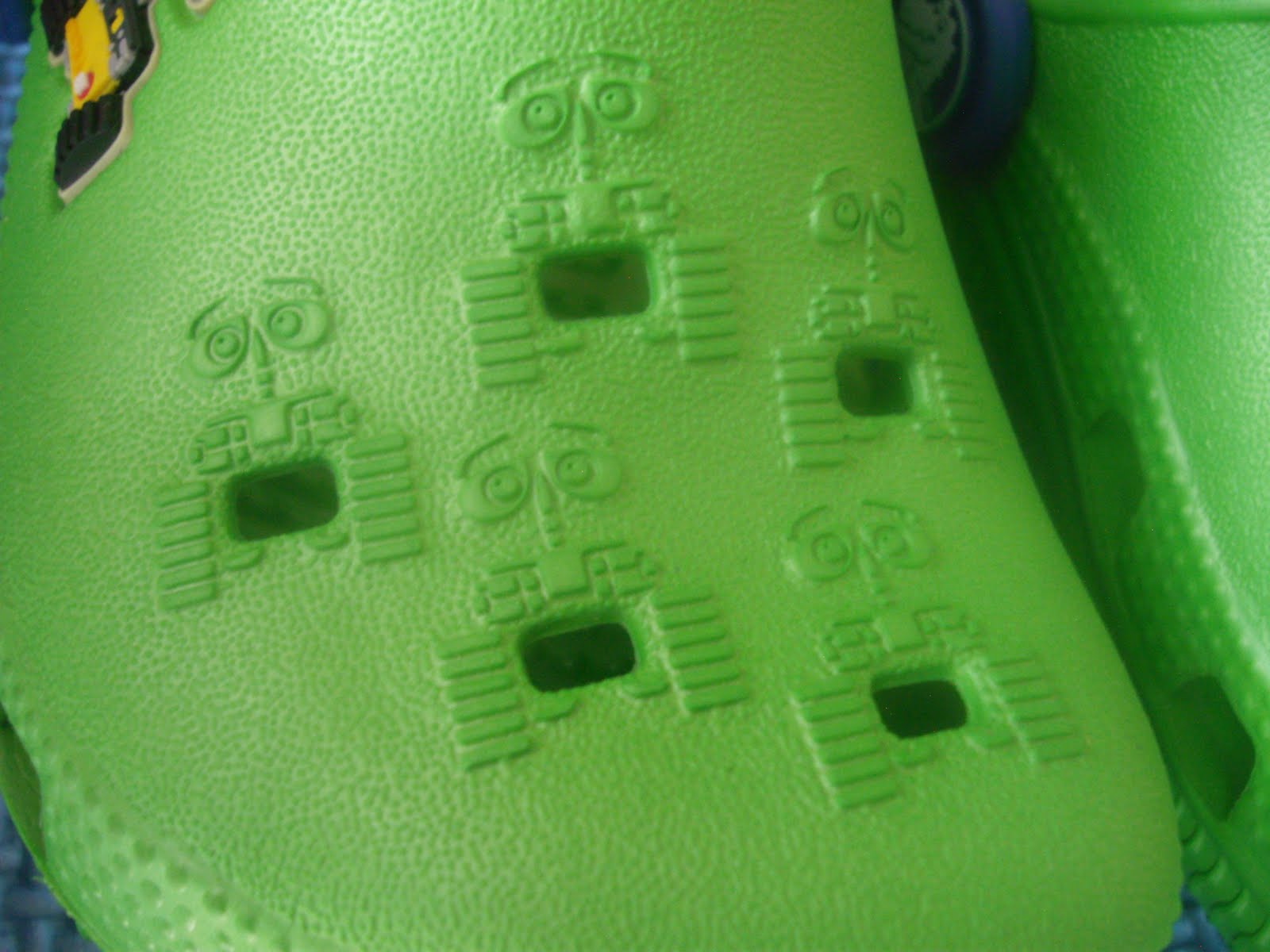 Kids' Classic Wall-E Crocs | Shopping with Kurt Alexander