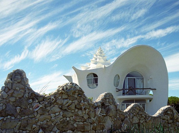 Extreme Home: Conch-Shell House Design