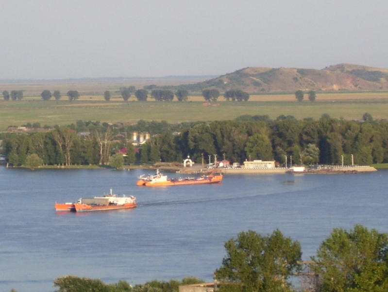 POZARUL ANONIM: Bacuri pe Dunare