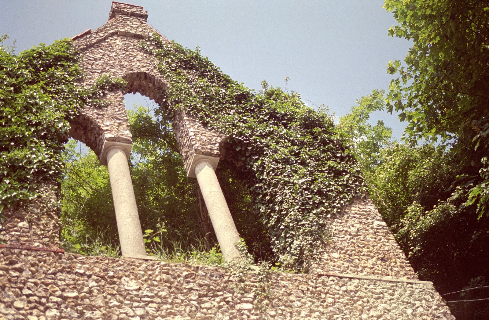 This Life in Ruins: the hellfire caves, buckinghamshire, england