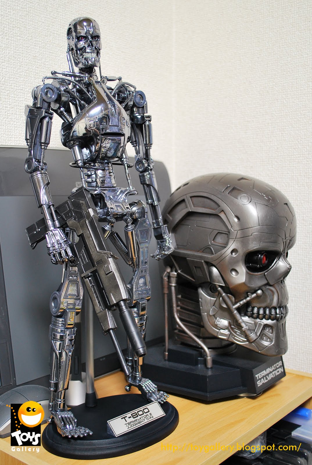 Toys Gallery: Terminator Salvation - Blu-ray BOX With T-600 1/1 scale ...