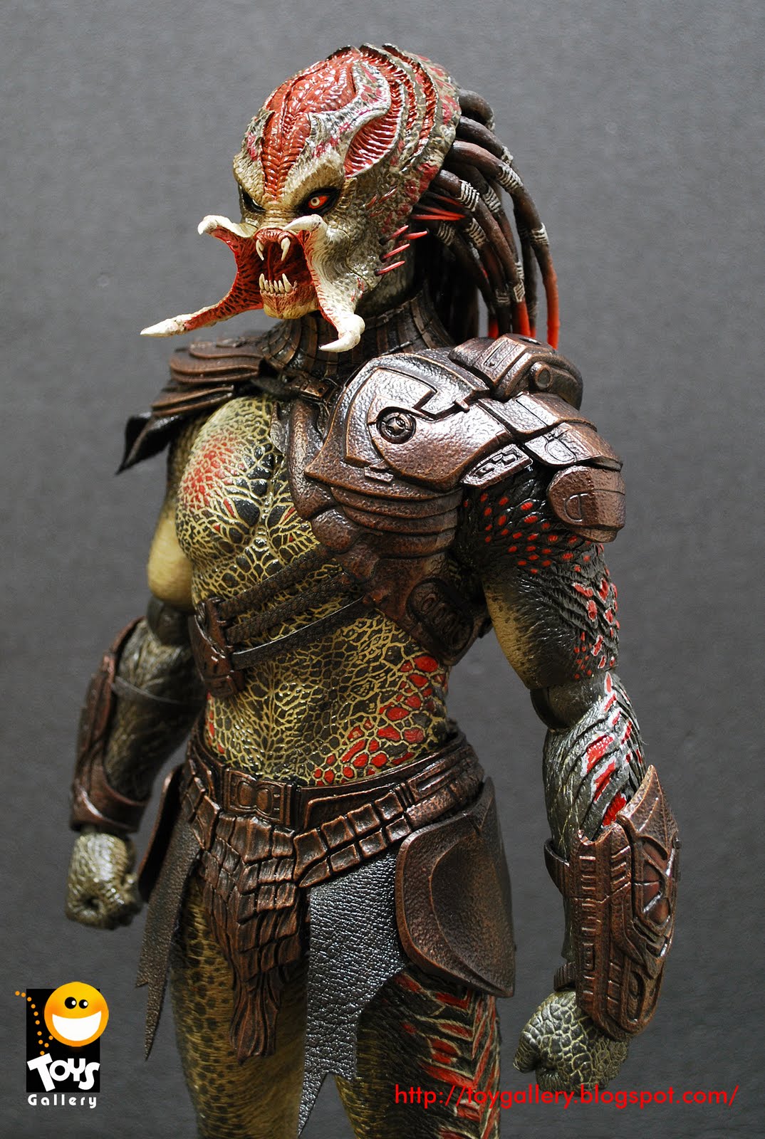Toys Gallery: Hot Toys 1/6th scale Berserker Predator (MMS130)