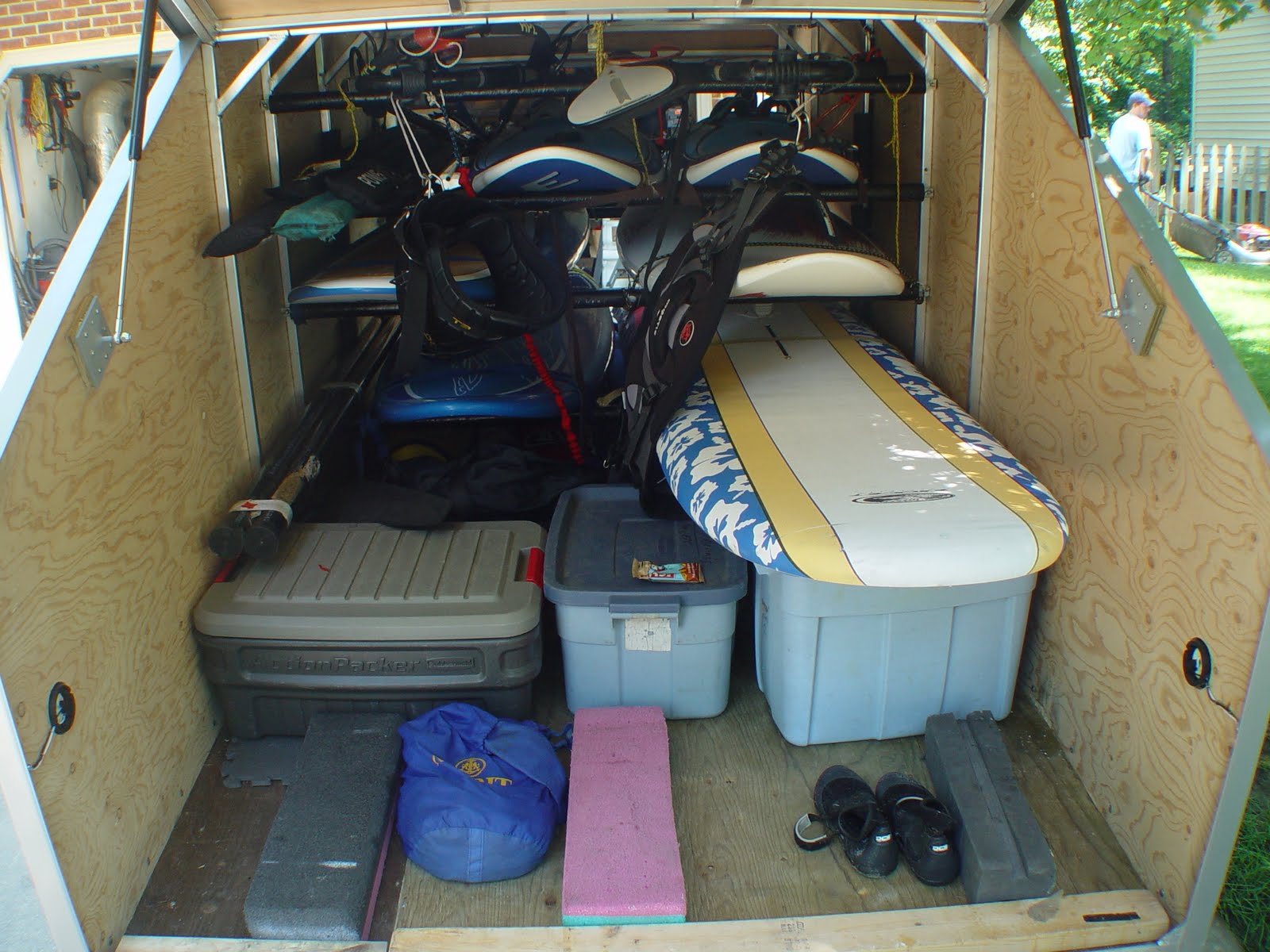 Chuck's Sea, Wind, Sky Chronicles: WINDSURFING TRAILER HERE!
