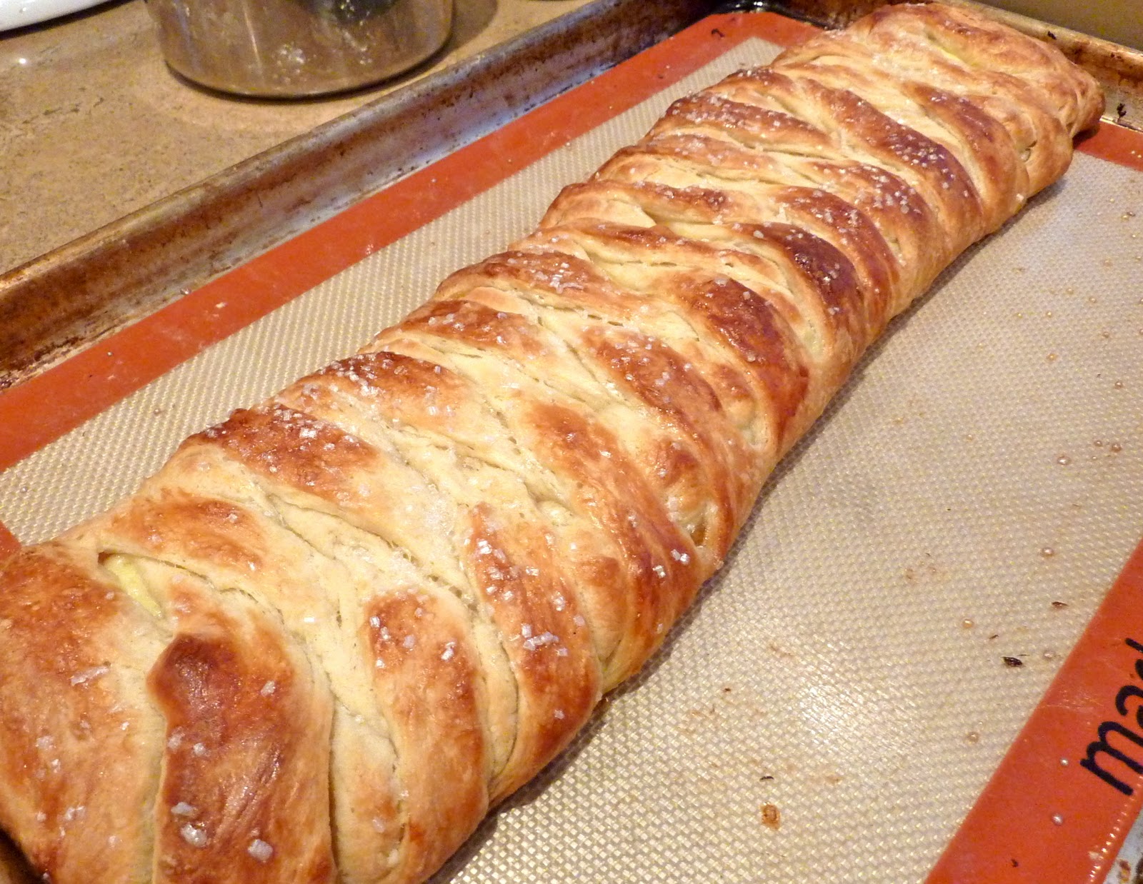 beurrista: danish braid with apricot and cream filling