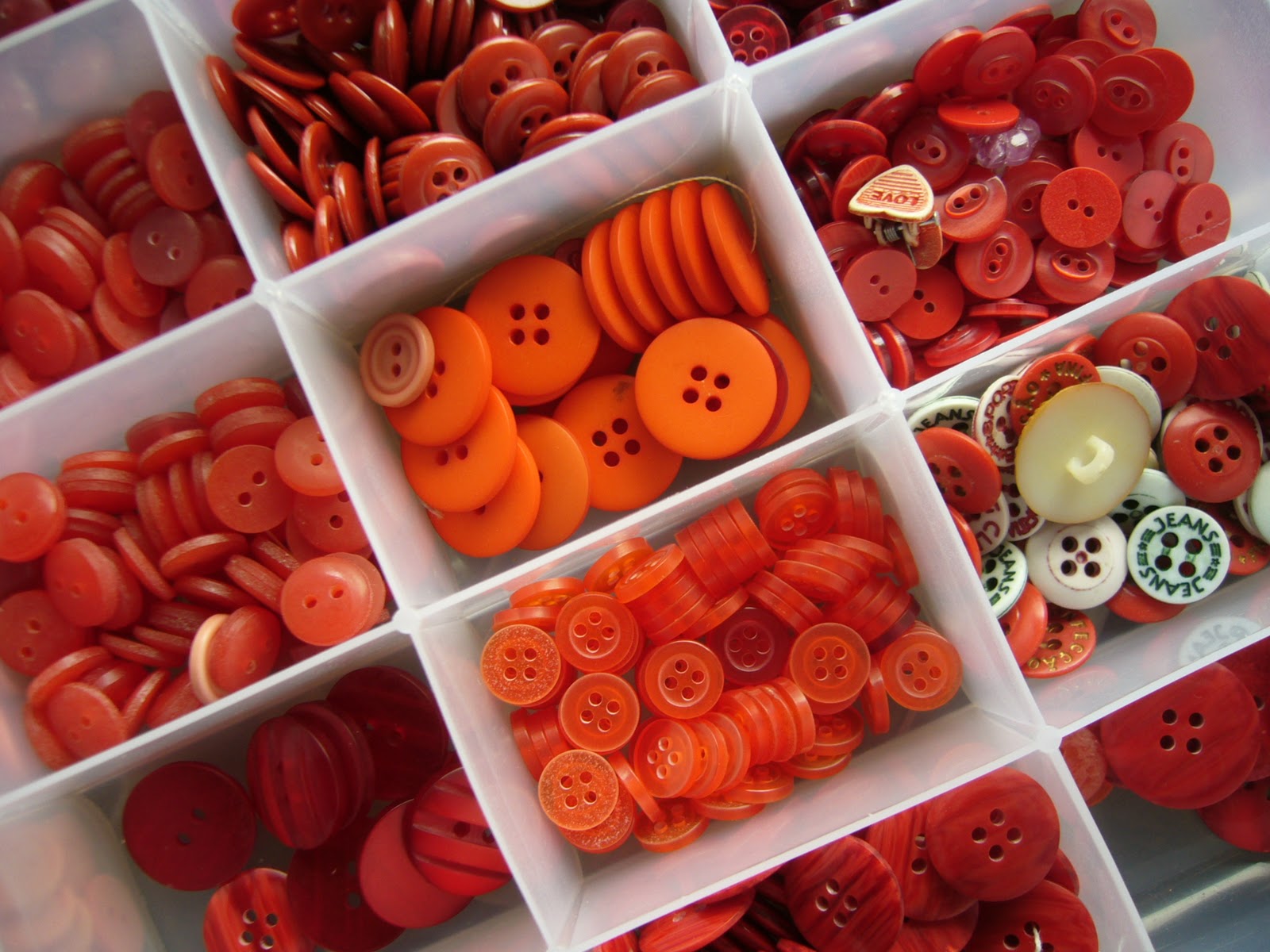 Ana Caldatto : Botões... botões e botões DICA de como organiza-los