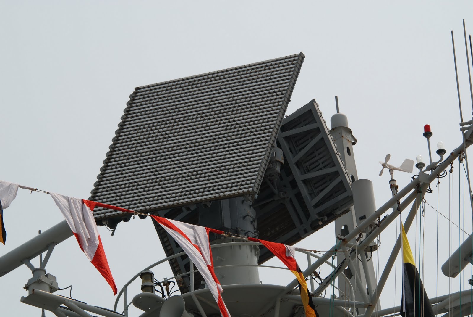 China Defense Blog: Photos of the Type 052B Luyang class "Chinese Navy ...