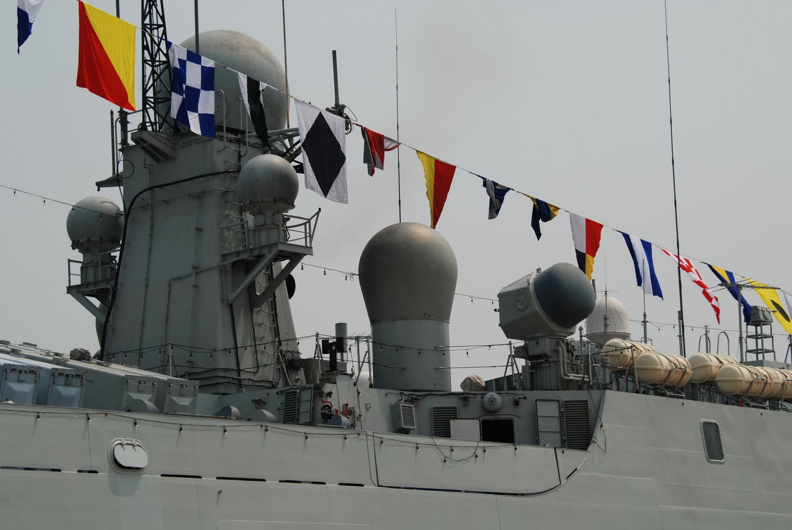 China Defense Blog: Photos of the Type 052B Luyang class "Chinese Navy ...