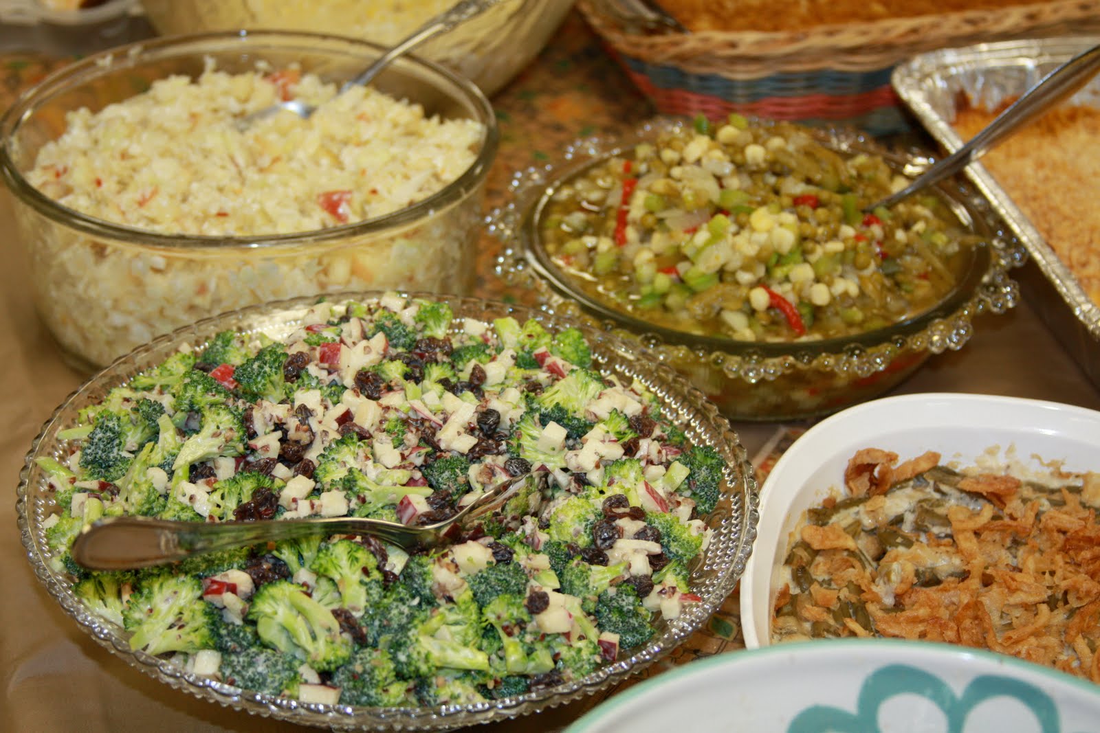 His Doorkeeper: WHAT I LOVE ABOUT CHURCH DINNERS...........