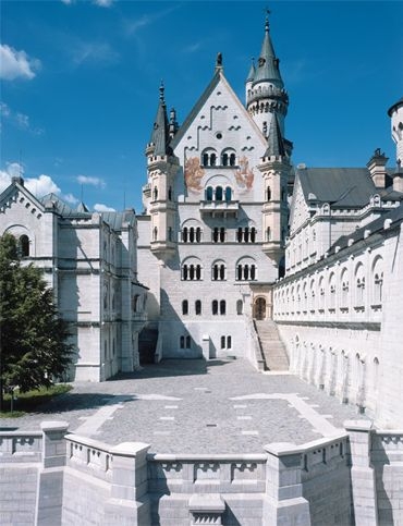 Natural Beauty: German's New Swan Castle