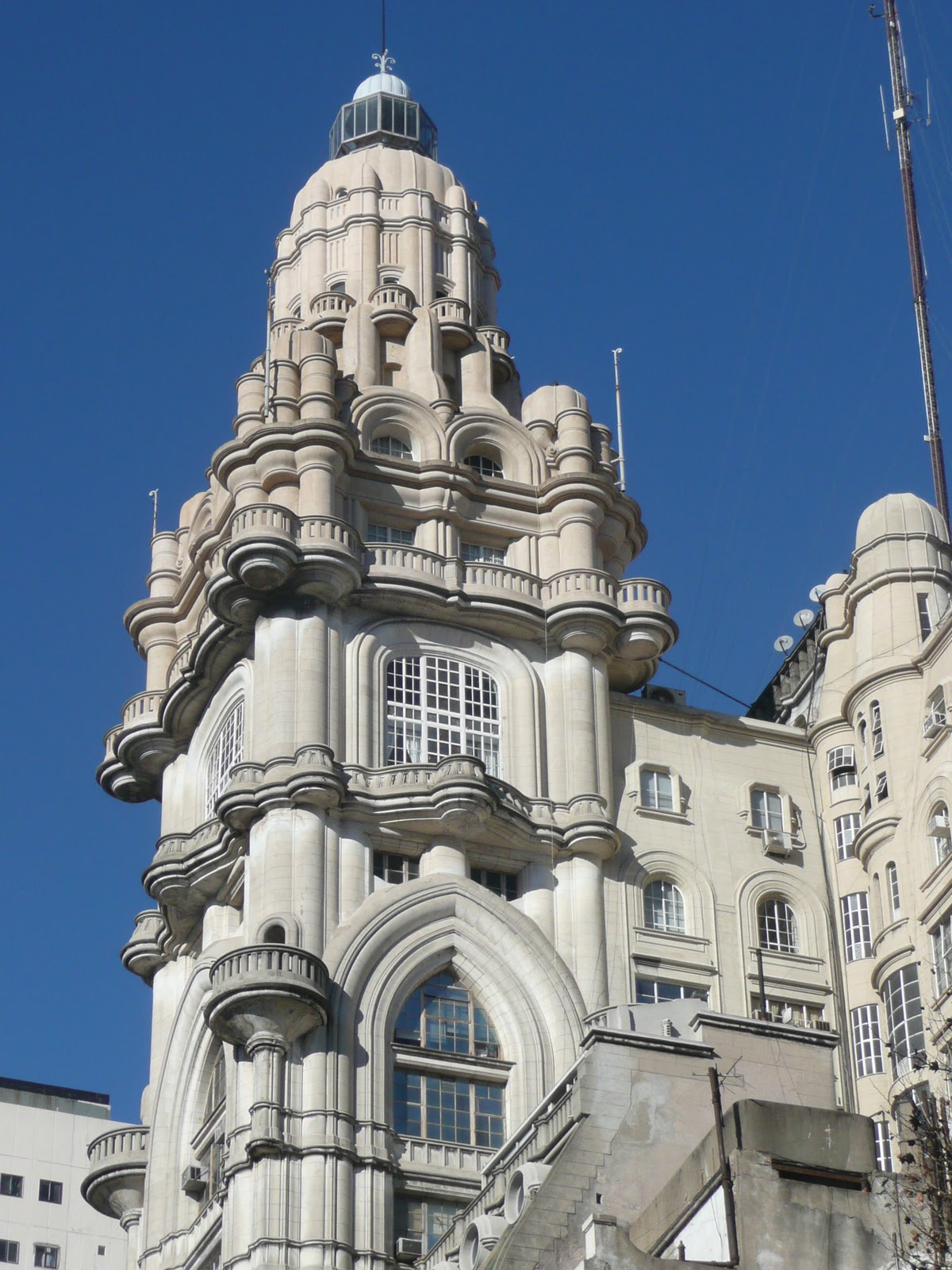 Rincones, Historias y Mitos de Buenos Aires: El Palacio Barolo