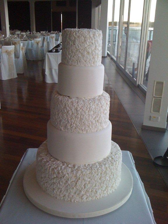 Cakes by JudyC: Process of putting together a 5-tier wedding cake
