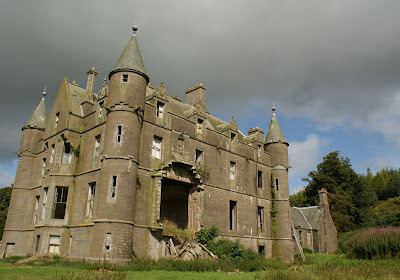 Tour Scotland: Tour Scotland Photographs Balintore Castle Scotland