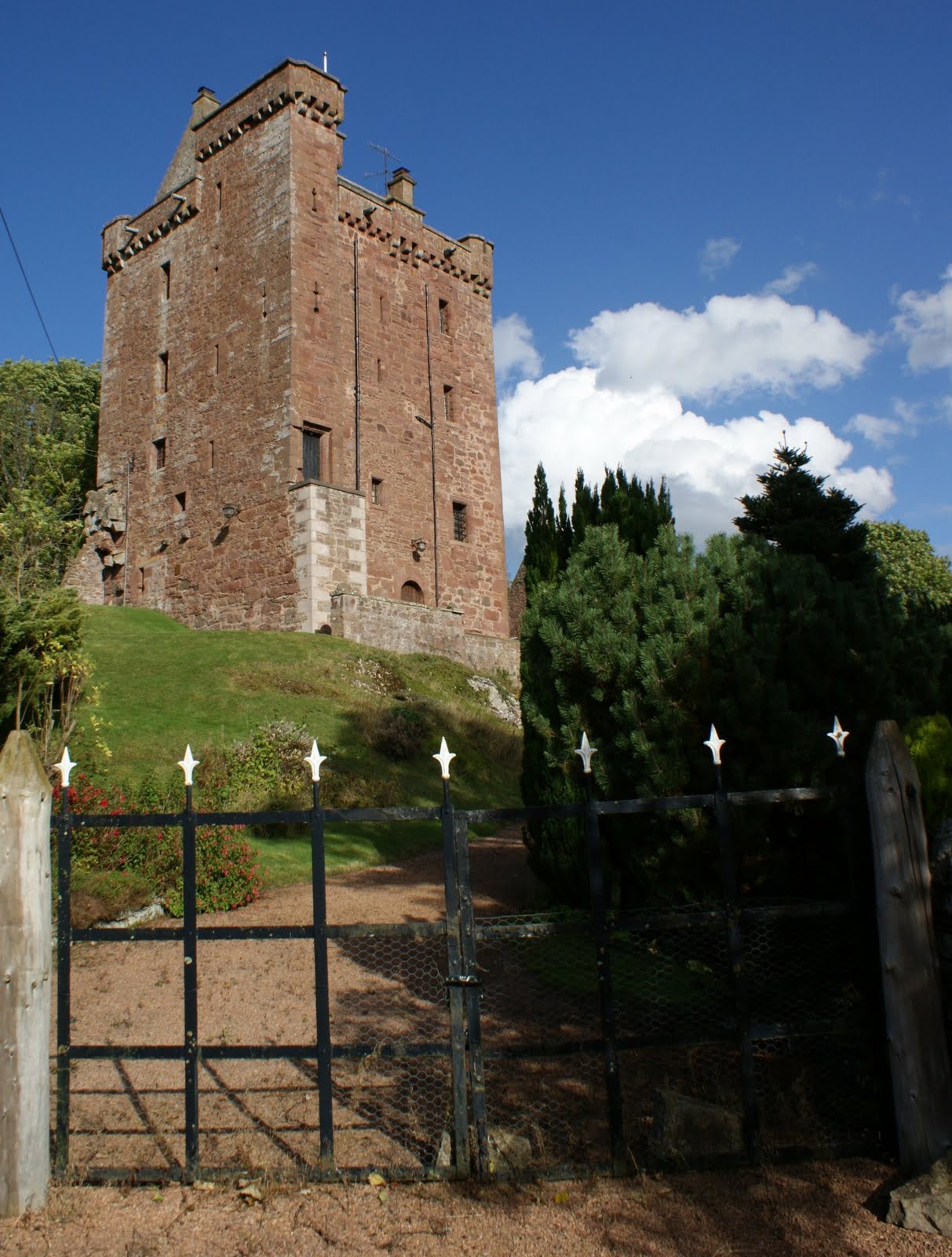 Tour Scotland: October 5th Photograph Kinnaird Castle Scotland