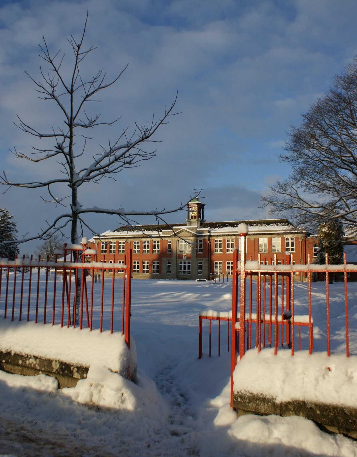 Tour Scotland: December 2nd Photograph Robert Douglas Memorial School