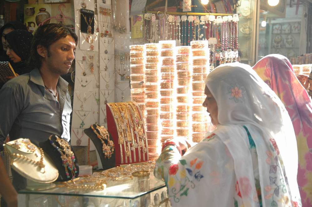 Shiraz Hassan: Lahore: Colors of Kashmiri Bazaar