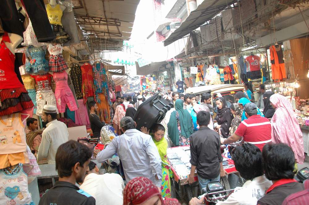 Shiraz Hassan: Lahore: Colors of Kashmiri Bazaar