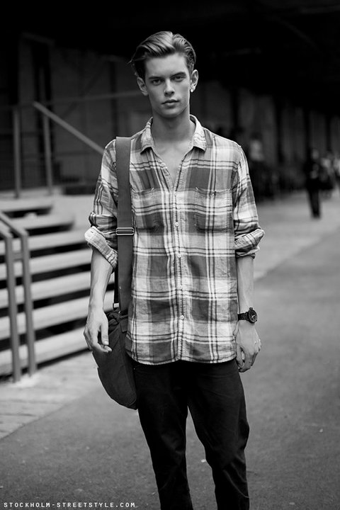 appelez moi noémie: Male Muse: Dan Kling