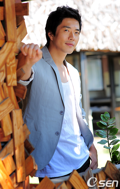 News Kwon Sang Woo Gets A Love Call From Overseas Daily K Pop News