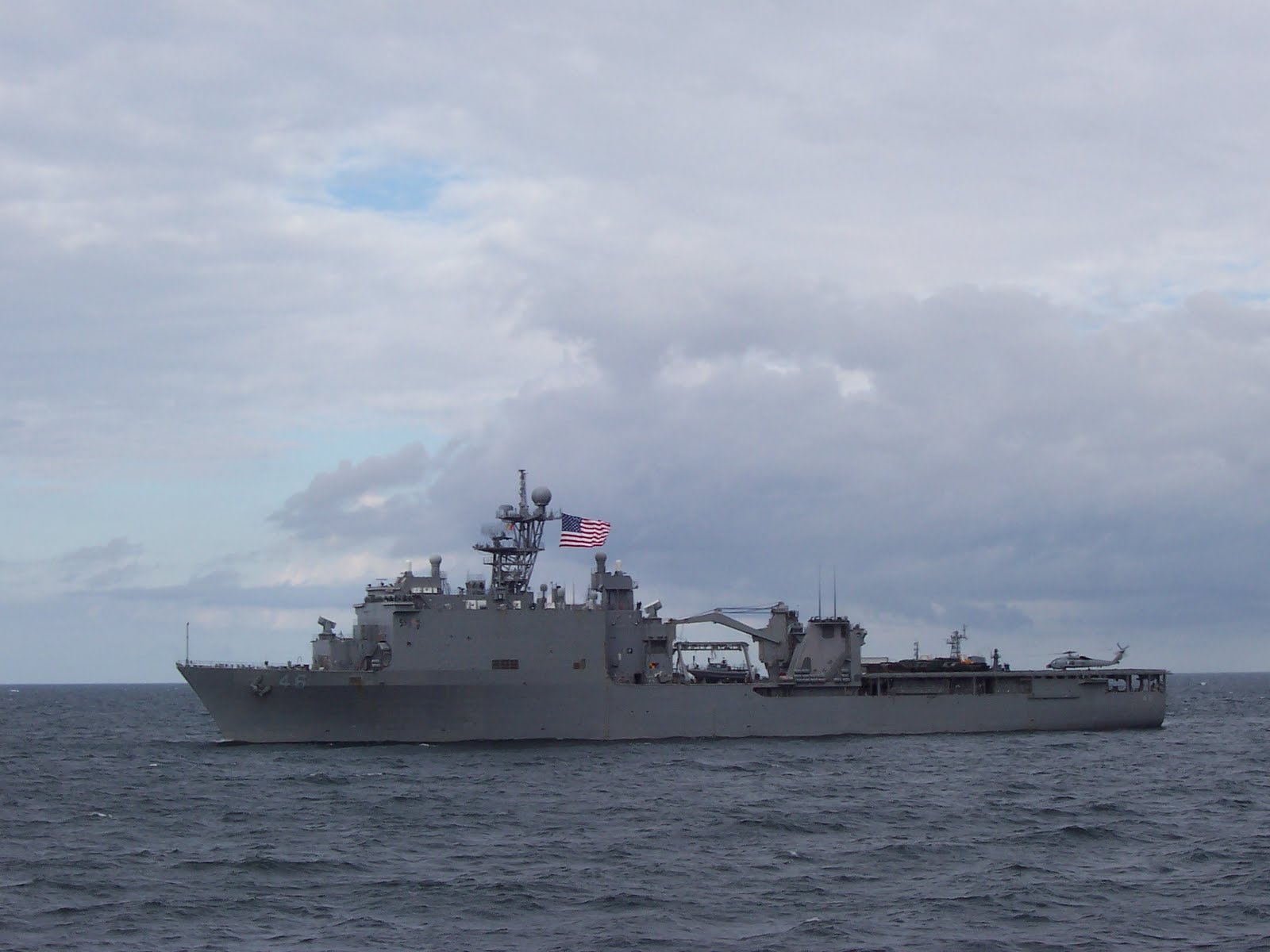 Berita HanKam: Marinir Diangkut USS Tortuga Dalam Persiapan Latma NEA 2010