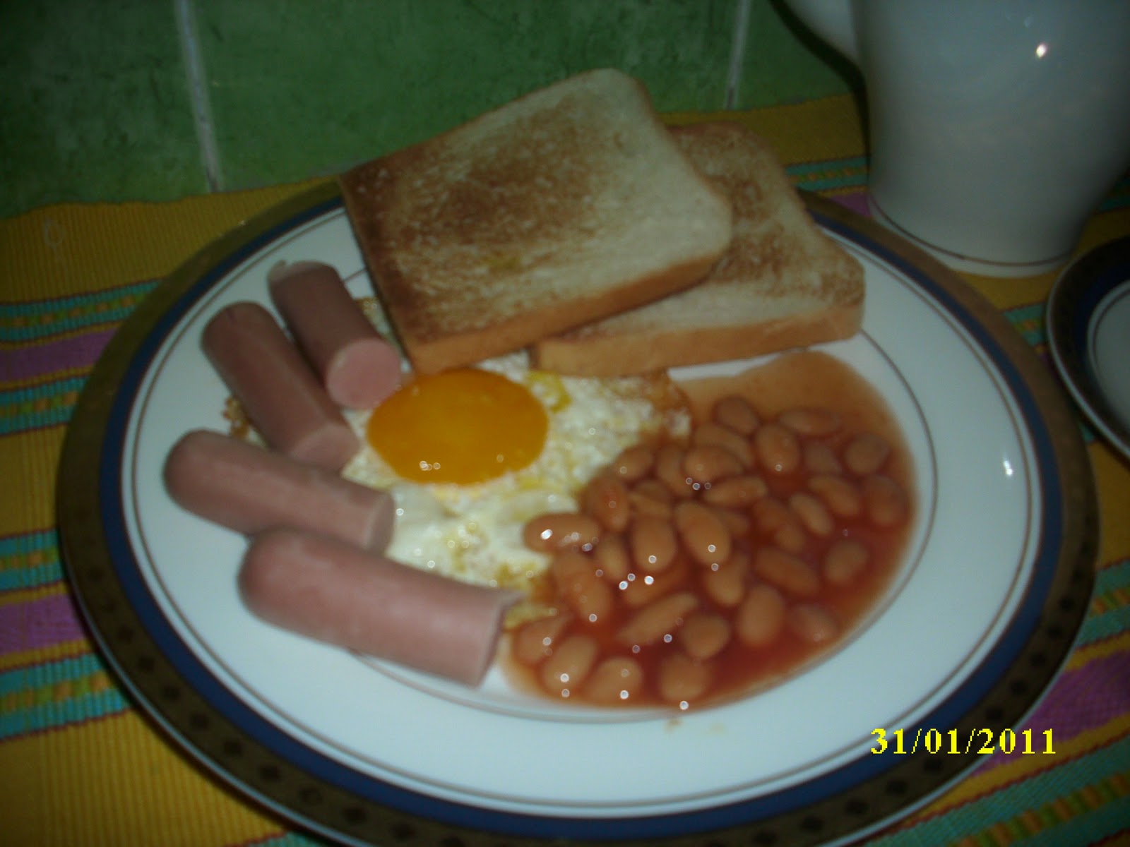 AMIE'S LITTLE KITCHEN: Sosej & Kacang Panggang