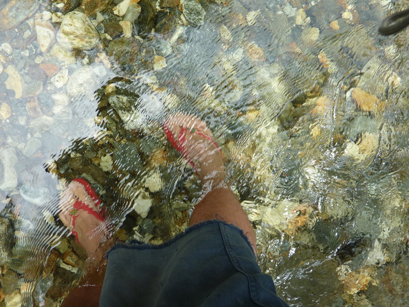 Travelling to robbery: Lost City destroyed feet