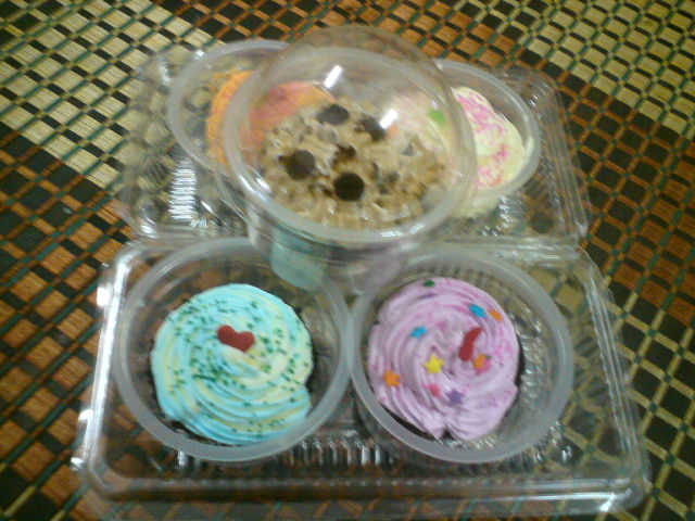 "Awina &Trisyia Muffin": Gamba cup cake yang menarik!!!-Edisi Okt