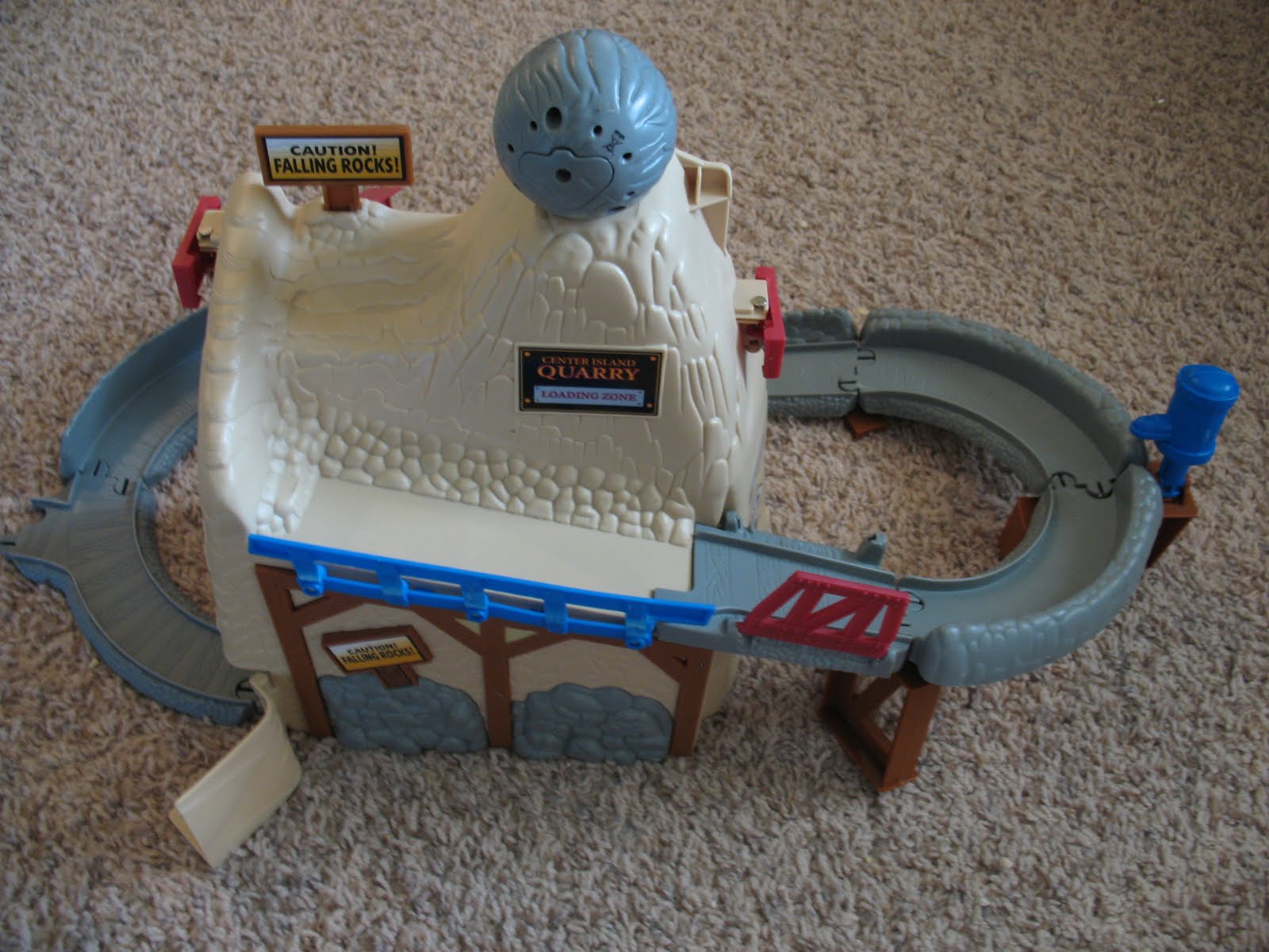 mystuffsforsale: Thomas the Train Center Island Quarry Playset $7