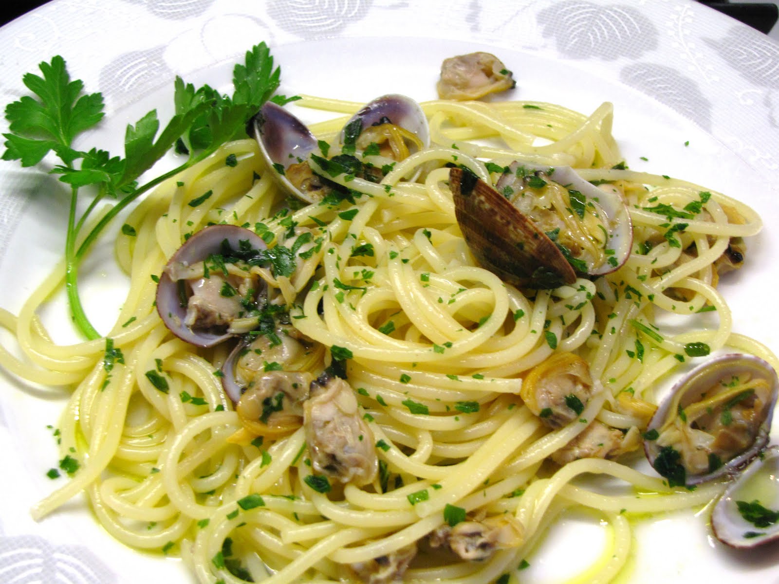 Spaghetti con vongole – Spaghetti with clams | BeautifuLiguria