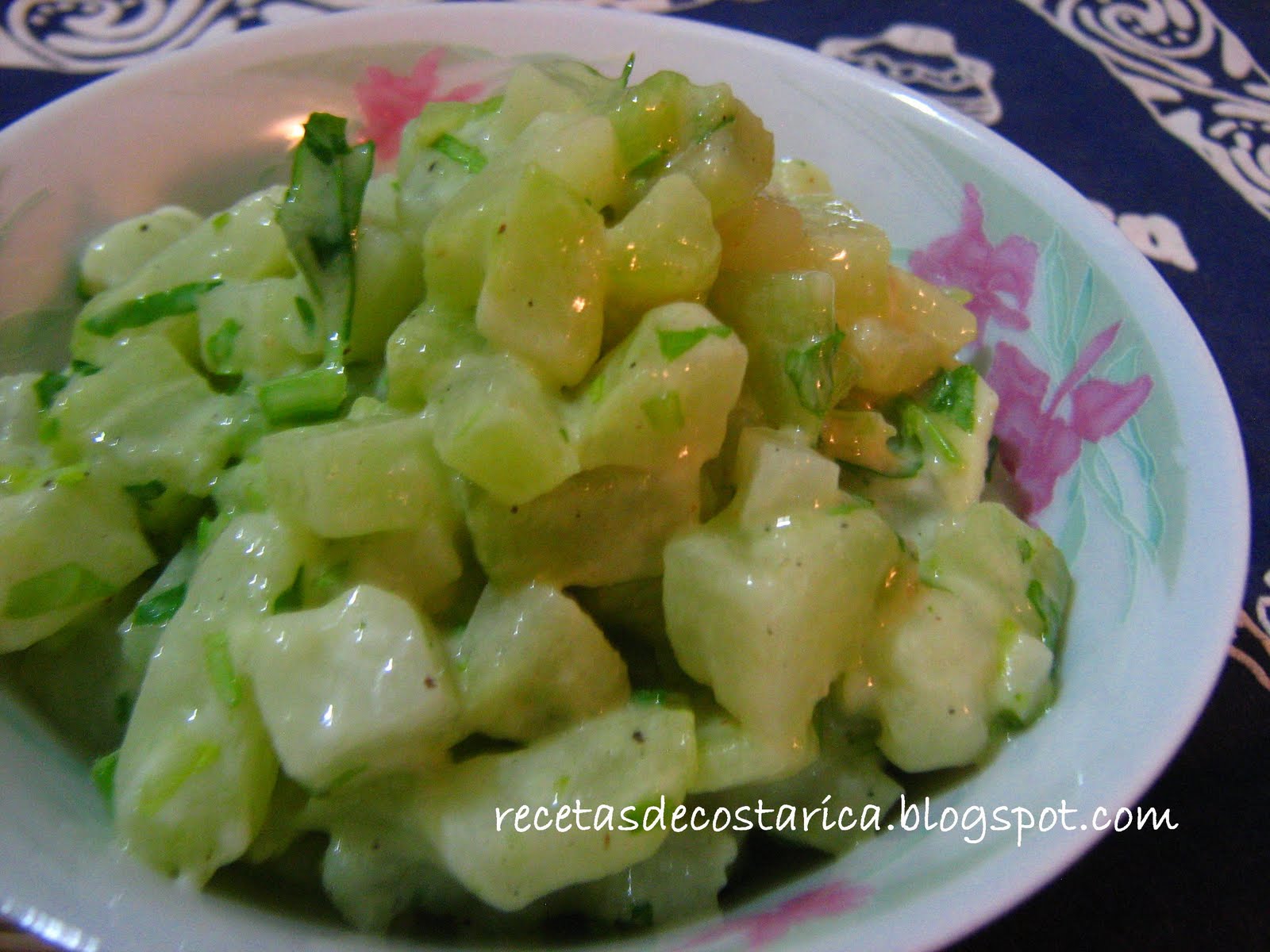 Cocina Costarricense: chayote en ensalada