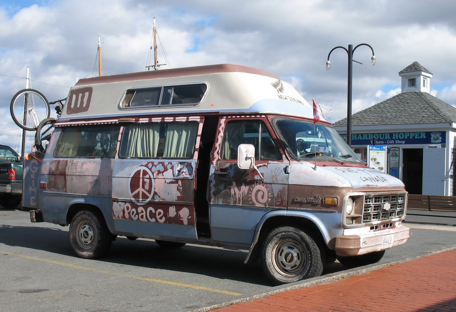 Truckfax: B.C. Peace and Love Van