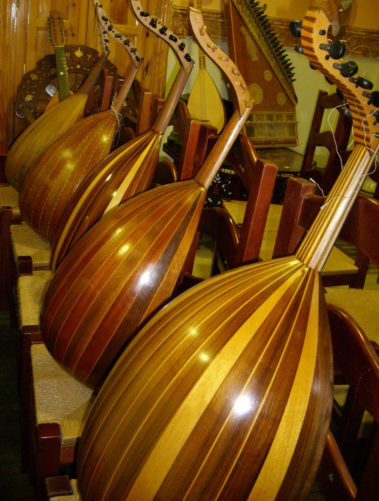 UZMAN ALMERABET: Laúdes (Ud)