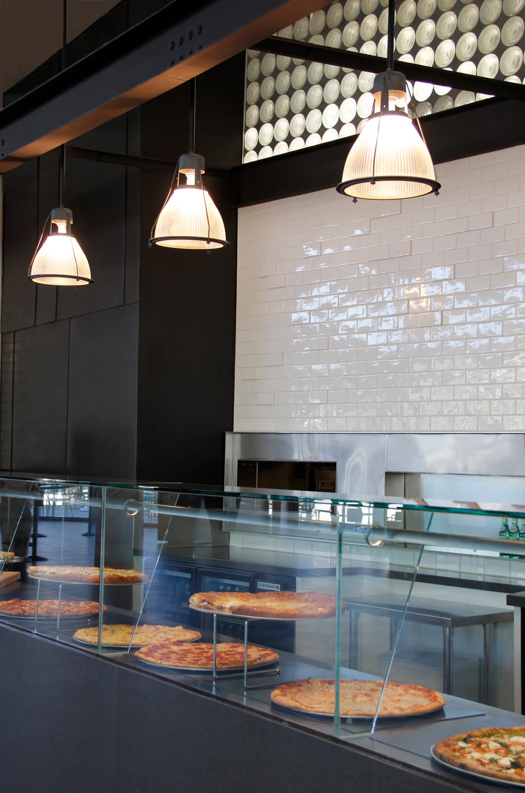 Stefano’s at Santa Monica Place Opens – DEX Studio