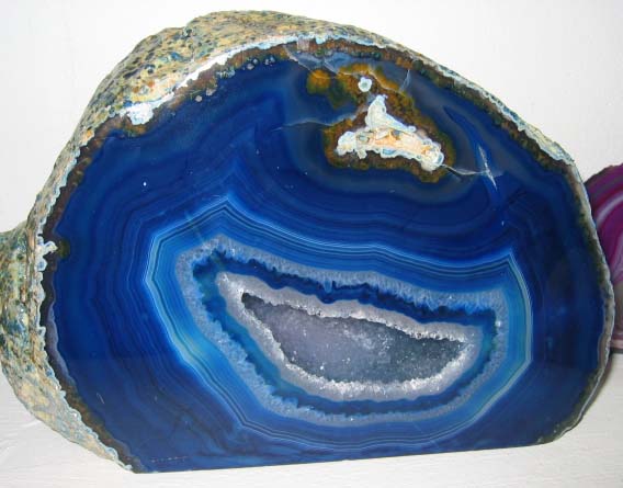 Precious stone: Agate stone