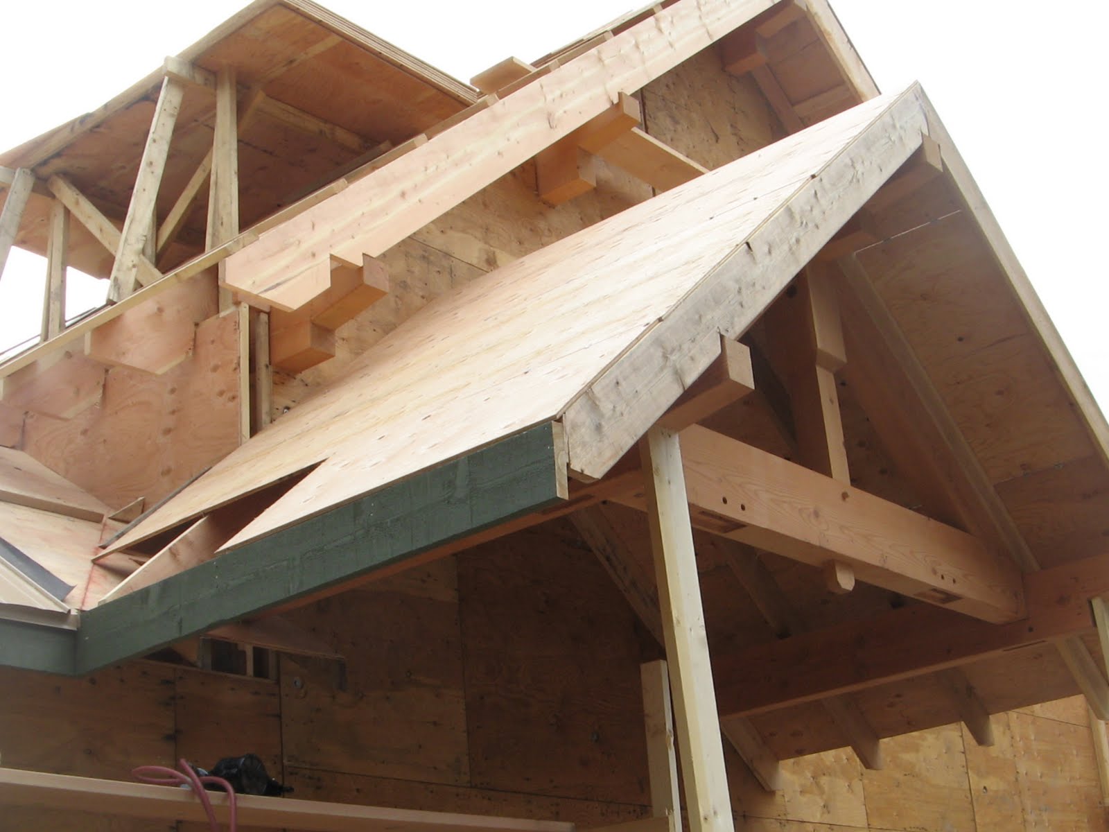 Lock-up To Finish - timberframe DIY style: Raising the roof