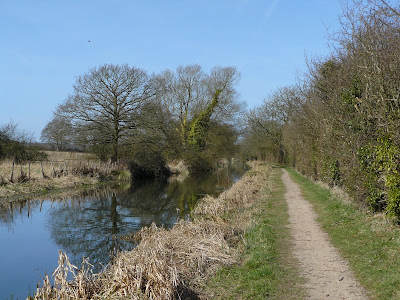 Walking in the country: Odiham to Tunworth (Three Castles Path 4)