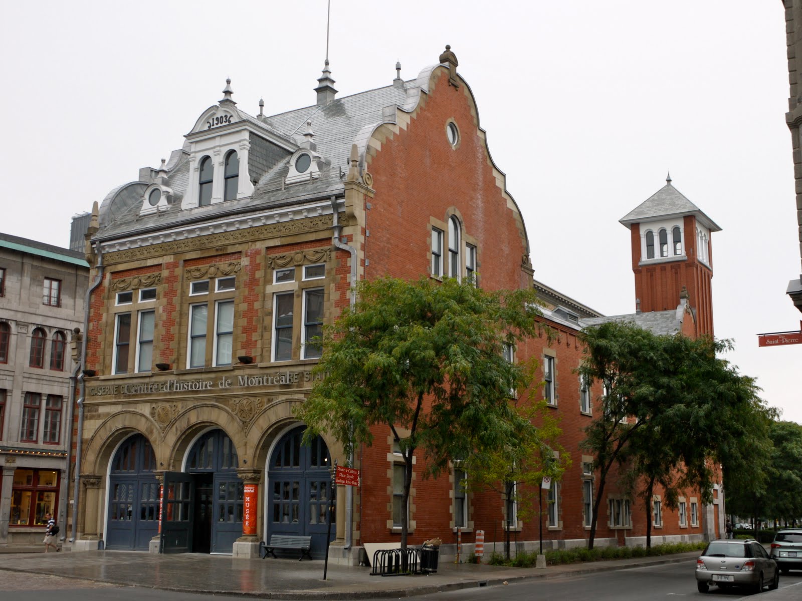 Walking in the country: Montreal: Vieux Montreal