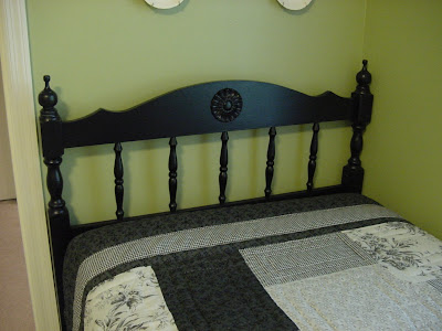 The Happy Homebody: Goodwill Bed
