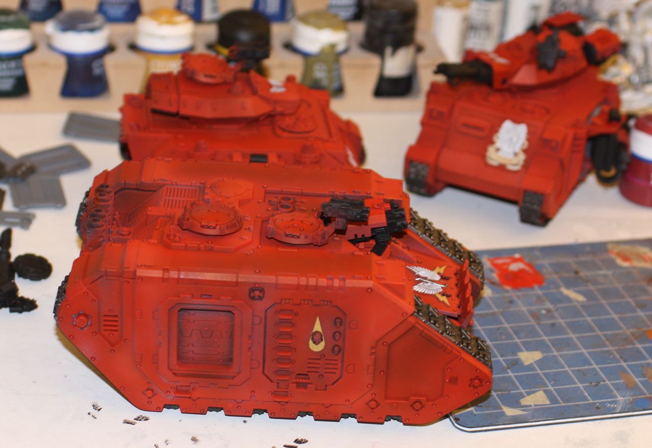 40k Hobby Blog: Pre-Shading BA Tanks Before Air Brushing