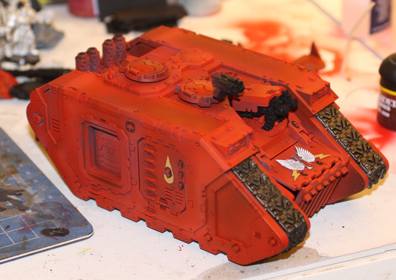 40k Hobby Blog: Pre-Shading BA Tanks Before Air Brushing