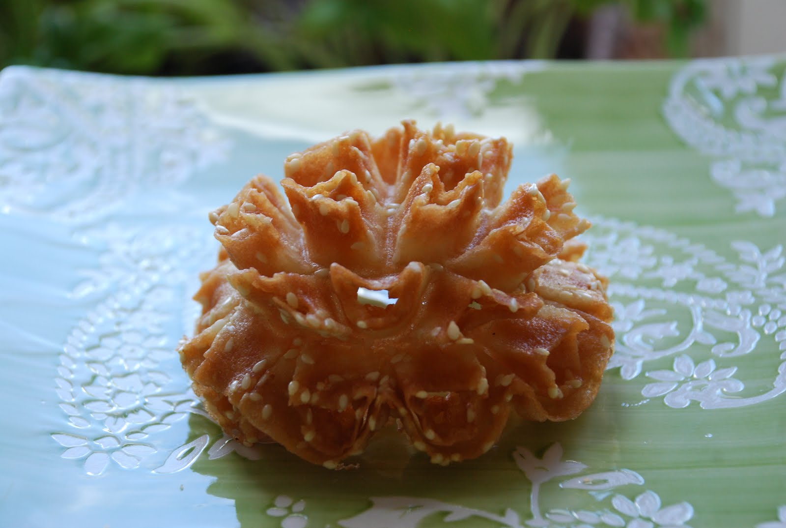 Ganda's Kitchen: Thai Lotus cakes- Khanom Dok Bua