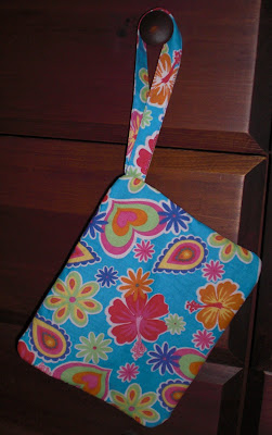 Fully Lined Front Zippered Pouch Tutorial | Projects by Jane