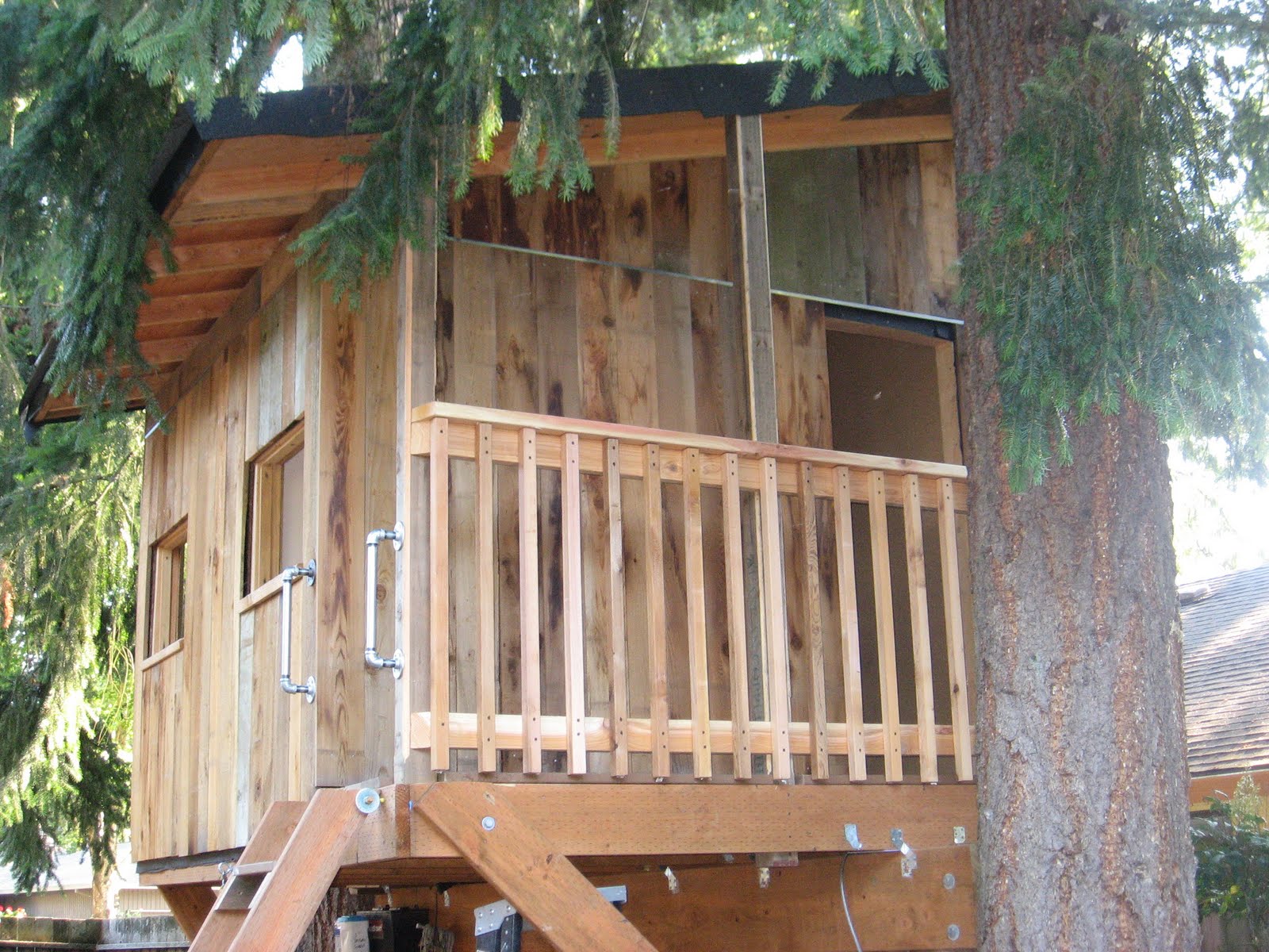 Beers Family: Tree house: Paneling, Siding, Railing, Stairing?