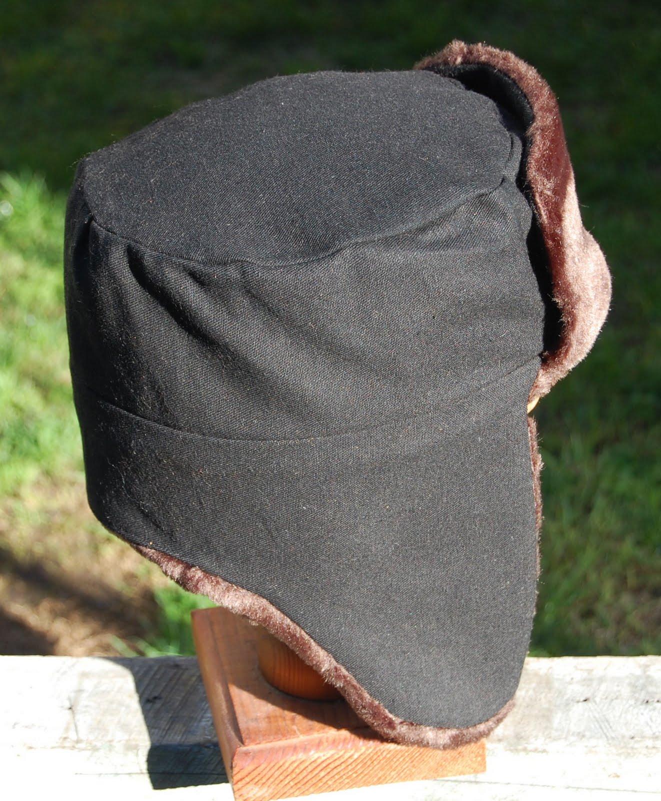 and sew it seams ........: Ear Flap Hat