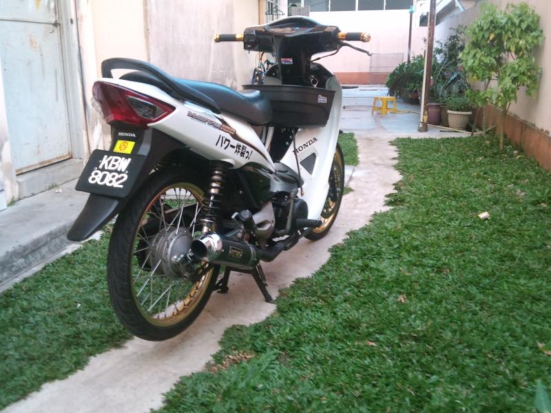 Garage D customs: Honda Wave 100R Sparkle White V