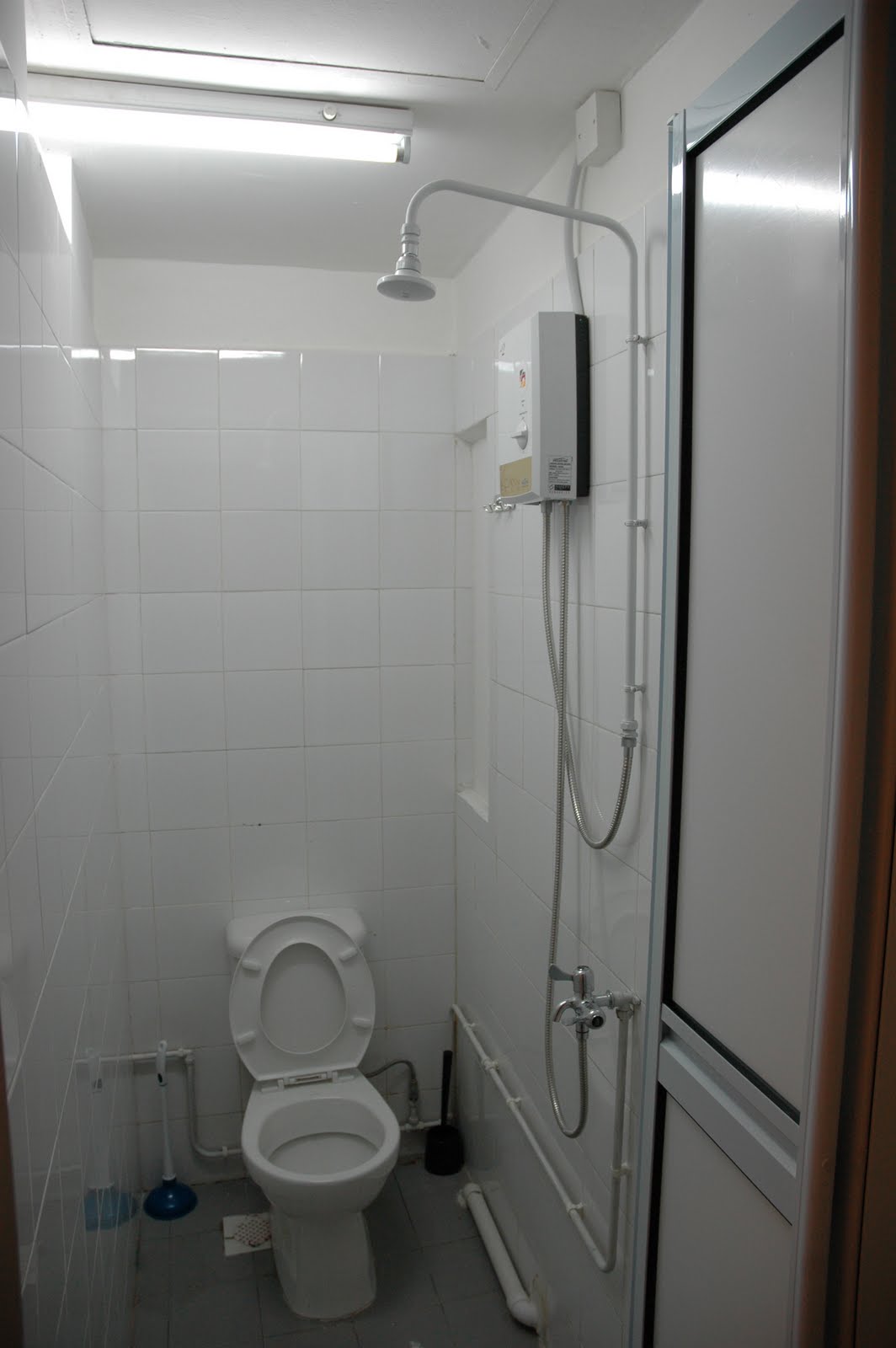 DROP INN: Hostel is up!