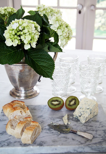Beautiful Rooms: Hydrangeas at a Country Farmhouse